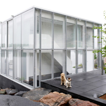 10 Glass Houses: Where the Beauty of the World Is Your Wallpaper