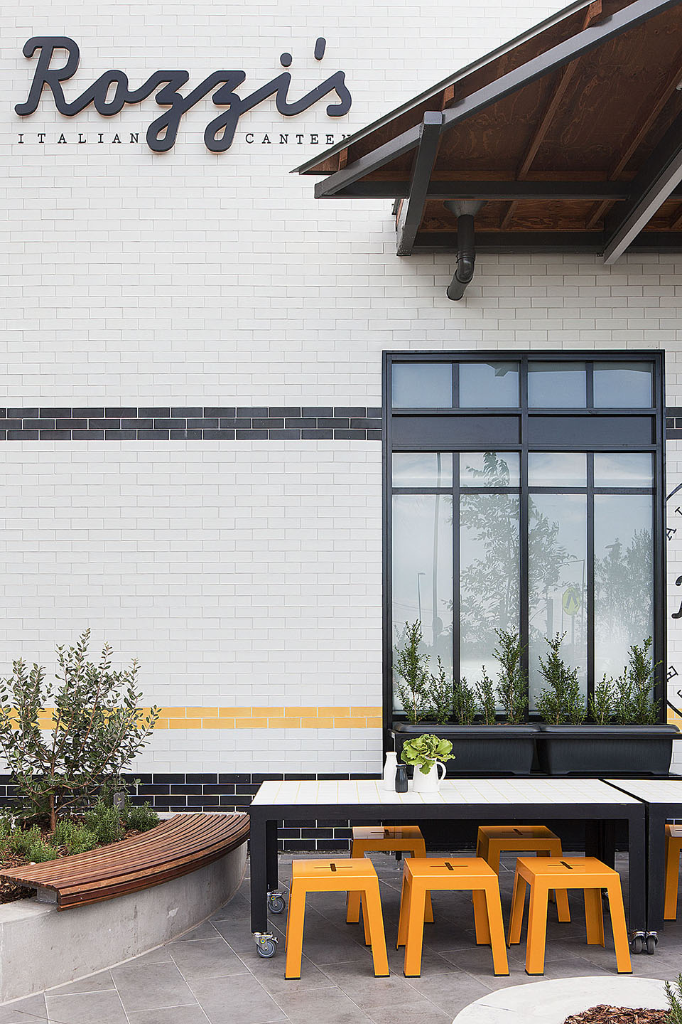 Rozzi’s Italian Canteen by Mim Design